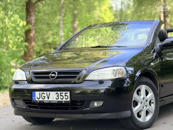 Black Opel Astra 2002 in Utena, with an engine capacity of 2.20 L and mileage of 287 thousand km for 1950 €, photo 2 on AUTOMOTO.COM.LV