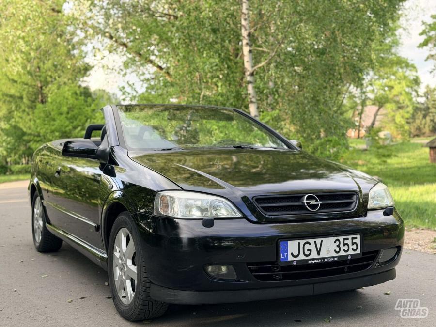 Black Opel Astra 2002 in Utena, with an engine capacity of 2.20 L and mileage of 287 thousand km for 1950 €, photo 5 on AUTOMOTO.COM.LV