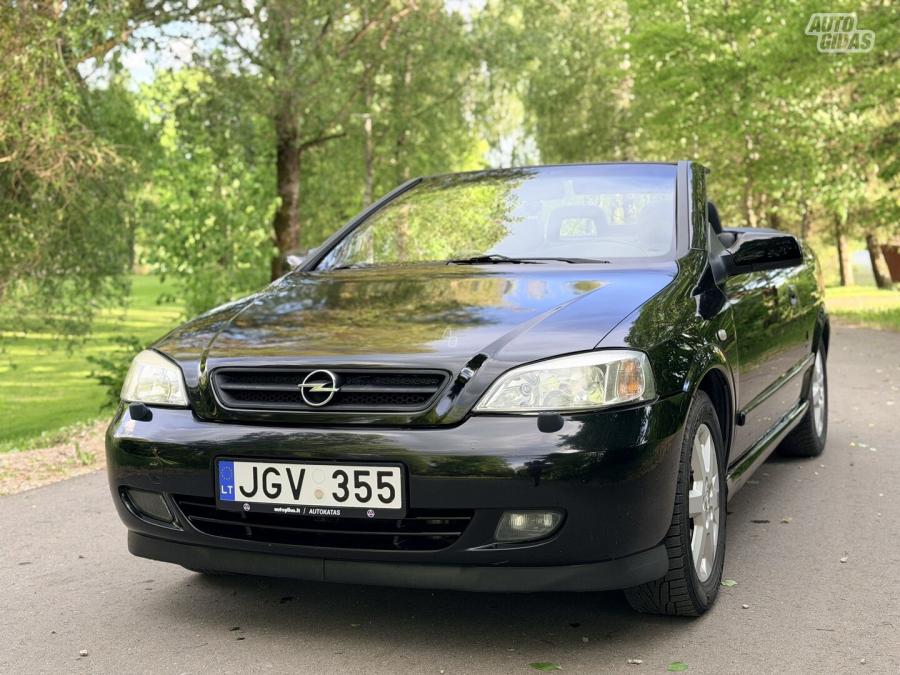 Black Opel Astra 2002 in Utena, with an engine capacity of 2.20 L and mileage of 287 thousand km for 1950 €, photo 6 on AUTOMOTO.COM.LV