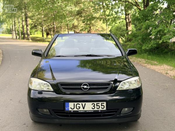 Black Opel Astra 2002 in Utena, with an engine capacity of 2.20 L and mileage of 287 thousand km for 1950 €, photo 6 on AUTOMOTO.COM.LV