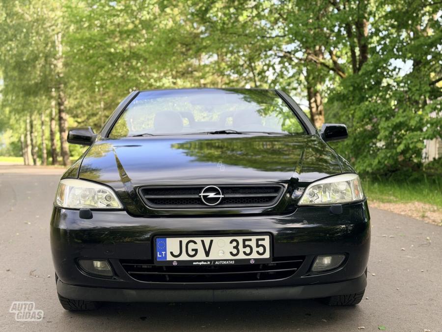 Black Opel Astra 2002 in Utena, with an engine capacity of 2.20 L and mileage of 287 thousand km for 1950 €, photo 8 on AUTOMOTO.COM.LV