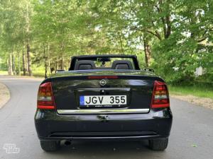 Black Opel Astra 2002 in Utena, with an engine capacity of 2.20 L and mileage of 287 thousand km for 1950 €, photo 15 on AUTOMOTO.COM.LV