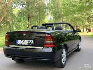 Black Opel Astra 2002 in Utena, with an engine capacity of 2.20 L and mileage of 287 thousand km for 1950 €, photo 16 on AUTOMOTO.COM.LV