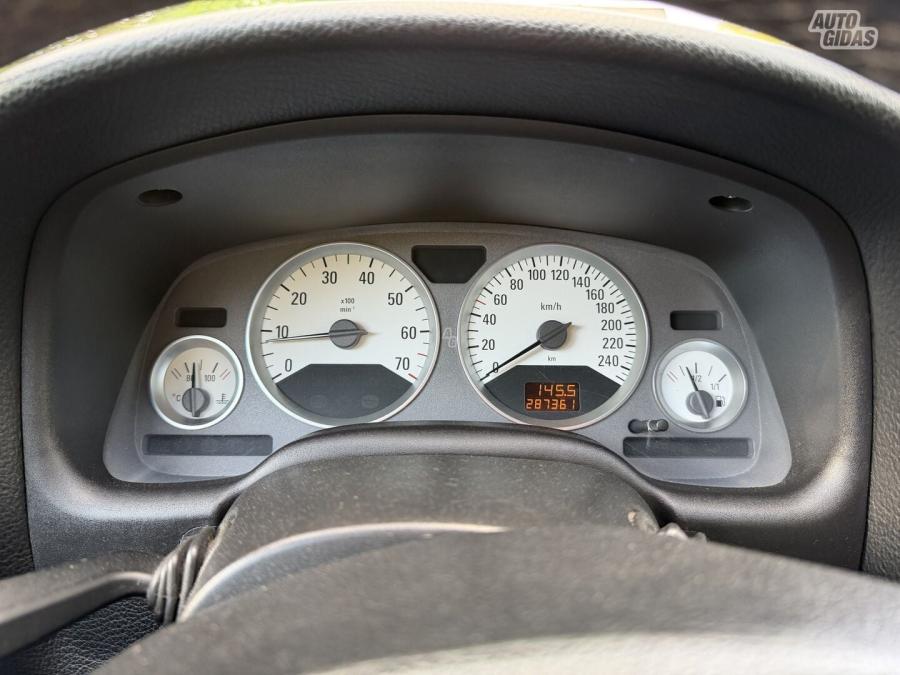 Black Opel Astra 2002 in Utena, with an engine capacity of 2.20 L and mileage of 287 thousand km for 1950 €, photo 32 on AUTOMOTO.COM.LV