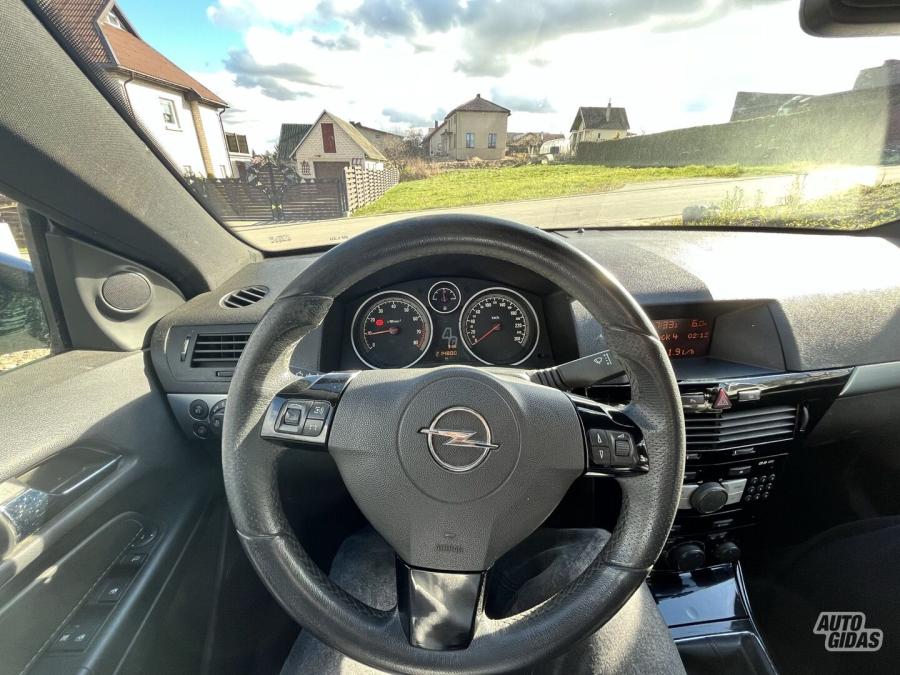 Melns Opel Astra 2007 Kauņa, ar dzinēja tilpumu 1.80 L un nobraukumu 214 tūkst. km par 2790 €, foto 14 vietnē AUTOMOTO.COM.LV