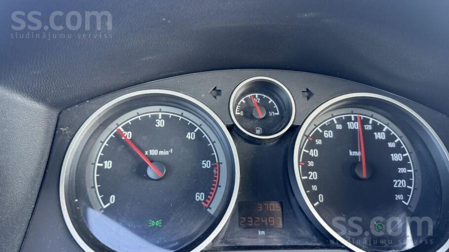 Melns Opel Astra 2007 Jelgava, ar dzinēja tilpumu 1.90 L un nobraukumu 232 tūkst. km par 2700 €, foto 11 vietnē AUTOMOTO.COM.LV