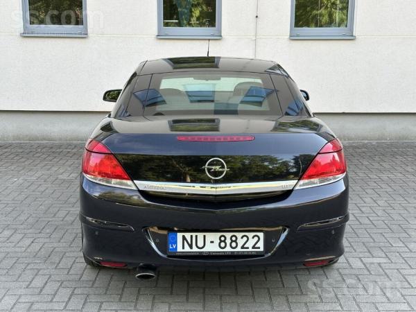Black Opel Astra 2007 in Jelgava, with an engine capacity of 1.80 L and mileage of 0 thousand km for 3350 €, photo 5 on AUTOMOTO.COM.LV