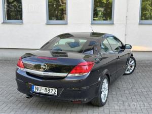 Black Opel Astra 2007 in Jelgava, with an engine capacity of 1.80 L and mileage of 0 thousand km for 3350 €, photo 7 on AUTOMOTO.COM.LV