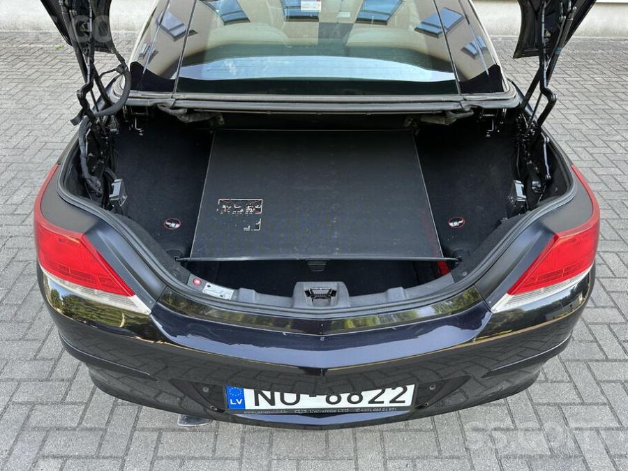 Black Opel Astra 2007 in Jelgava, with an engine capacity of 1.80 L and mileage of 0 thousand km for 3350 €, photo 8 on AUTOMOTO.COM.LV