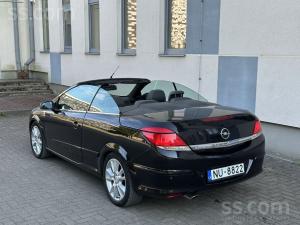 Black Opel Astra 2007 in Jelgava, with an engine capacity of 1.80 L and mileage of 0 thousand km for 3350 €, photo 10 on AUTOMOTO.COM.LV