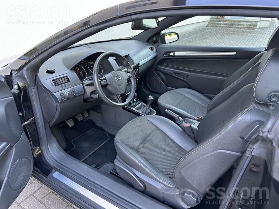 Black Opel Astra 2007 in Jelgava, with an engine capacity of 1.80 L and mileage of 0 thousand km for 3350 €, photo 12 on AUTOMOTO.COM.LV