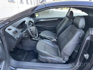 Black Opel Astra 2007 in Jelgava, with an engine capacity of 1.80 L and mileage of 0 thousand km for 3350 €, photo 13 on AUTOMOTO.COM.LV