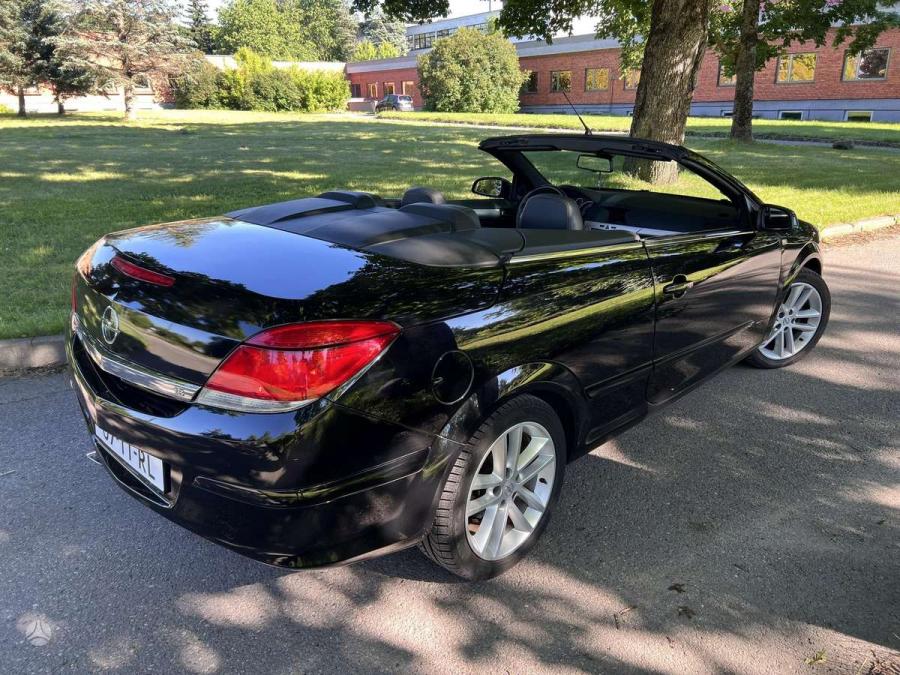Black Opel Astra 2007 in Vilnius, with an engine capacity of 1.80 L and mileage of 156 thousand km for 3500 €, photo 8 on AUTOMOTO.COM.LV