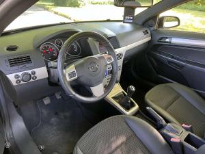 Black Opel Astra 2007 in Vilnius, with an engine capacity of 1.80 L and mileage of 156 thousand km for 3500 €, photo 14 on AUTOMOTO.COM.LV