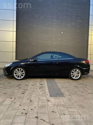 Black Opel Astra 2007 in Riga, with an engine capacity of 1.80 L and mileage of 0 thousand km for 3800 €, photo 9 on AUTOMOTO.COM.LV