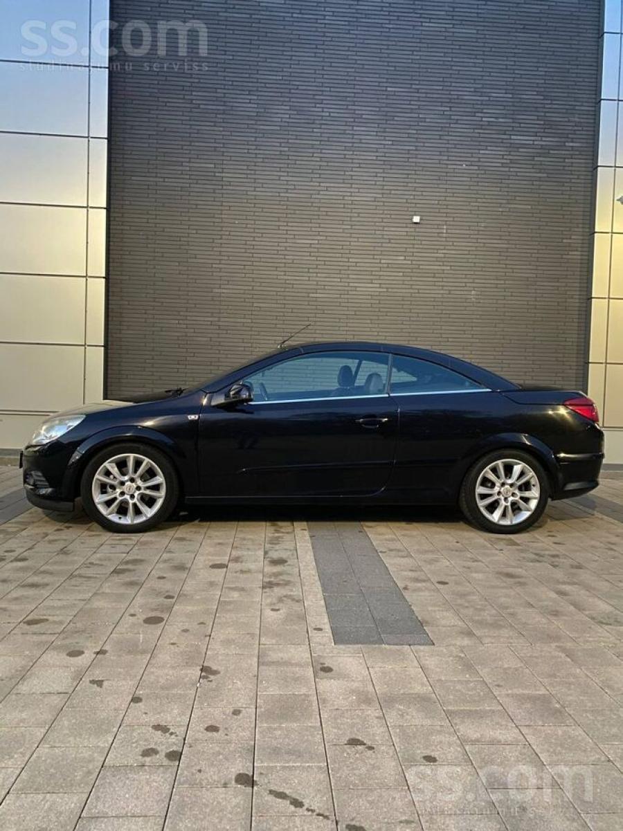 Black Opel Astra 2007 in Riga, with an engine capacity of 1.80 L and mileage of 0 thousand km for 3800 €, photo 9 on AUTOMOTO.COM.LV