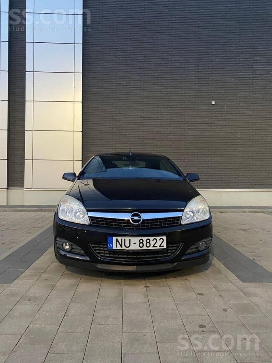 Black Opel Astra 2007 in Riga, with an engine capacity of 1.80 L and mileage of 0 thousand km for 3800 €, photo 12 on AUTOMOTO.COM.LV