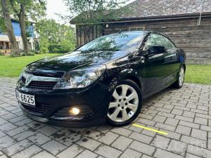 Black Opel Astra 2008 in Riga, with an engine capacity of 1.90 L and mileage of 245 thousand km for 1500 €, photo  on AUTOMOTO.COM.LV