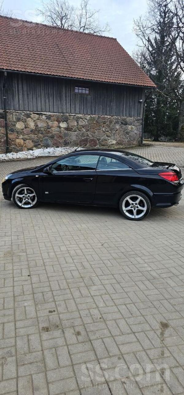 Black Opel Astra 2008 in Riga, with an engine capacity of 1.90 L and mileage of 287 thousand km for 3300 €, photo 1 on AUTOMOTO.COM.LV
