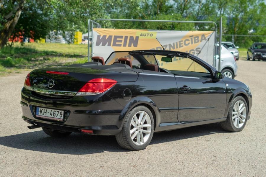 Melns Opel Astra 2008 Rīga, ar dzinēja tilpumu 1.90 L un nobraukumu 202 tūkst. km par 2300 €, foto 5 vietnē AUTOMOTO.COM.LV