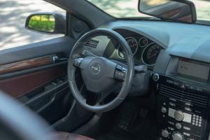 Melns Opel Astra 2008 Rīga, ar dzinēja tilpumu 1.90 L un nobraukumu 202 tūkst. km par 2300 €, foto 17 vietnē AUTOMOTO.COM.LV