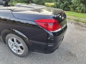 Black Opel Astra 2008 in Kaunas, with an engine capacity of 1.90 L and mileage of 308 thousand km for 1600 €, photo 7 on AUTOMOTO.COM.LV