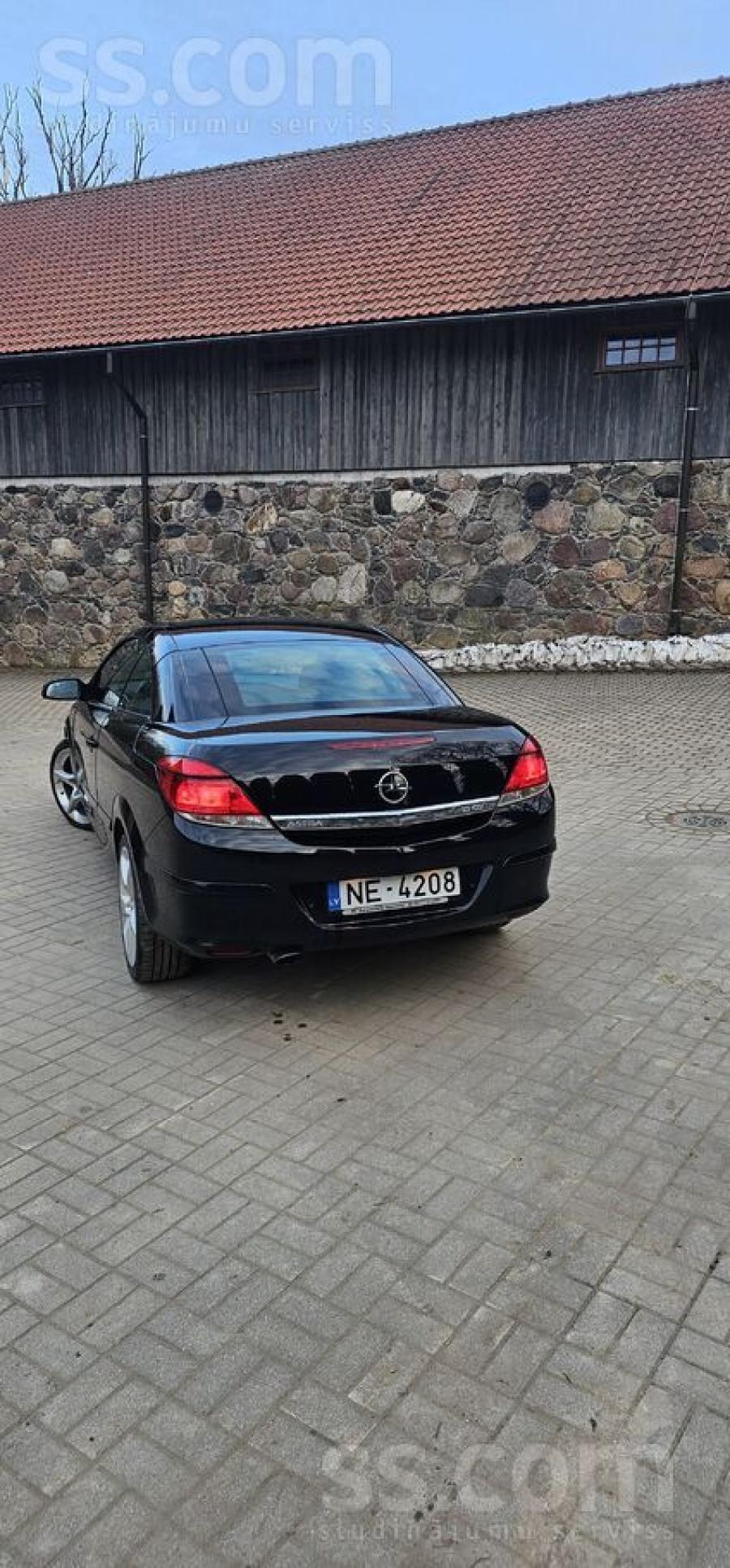 Melns Opel Astra 2008 Rīga, ar dzinēja tilpumu 1.90 L un nobraukumu 292 tūkst. km par 3500 €, foto 3 vietnē AUTOMOTO.COM.LV