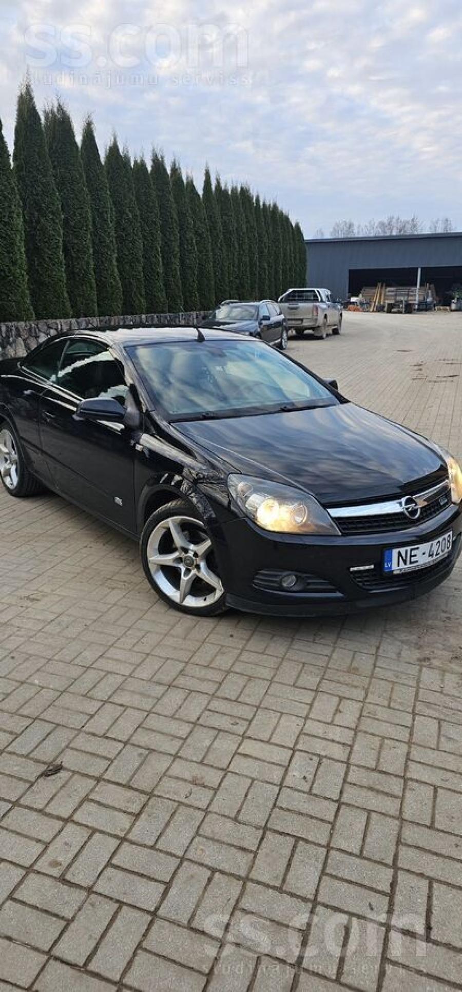Melns Opel Astra 2008 Rīga, ar dzinēja tilpumu 1.90 L un nobraukumu 292 tūkst. km par 3500 €, foto 5 vietnē AUTOMOTO.COM.LV