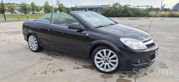 Melns Opel Astra 2008 Rīga, ar dzinēja tilpumu 1.90 L un nobraukumu 210 tūkst. km par 3690 €, foto 1 vietnē AUTOMOTO.COM.LV