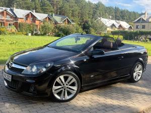 Black Opel Astra 2008 in Birstonas, with an engine capacity of 1.90 L and mileage of 219 thousand km for 3150 €, photo 4 on AUTOMOTO.COM.LV