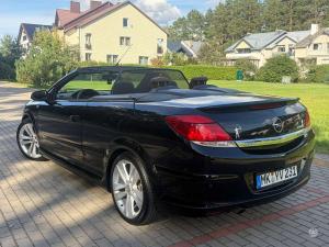 Black Opel Astra 2008 in Birstonas, with an engine capacity of 1.90 L and mileage of 219 thousand km for 3150 €, photo 5 on AUTOMOTO.COM.LV