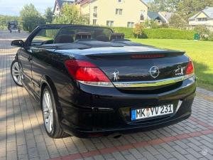 Black Opel Astra 2008 in Birstonas, with an engine capacity of 1.90 L and mileage of 219 thousand km for 3150 €, photo 7 on AUTOMOTO.COM.LV
