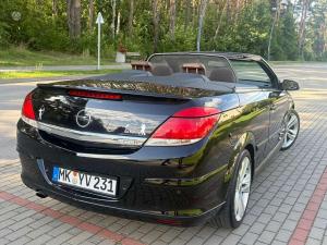 Black Opel Astra 2008 in Birstonas, with an engine capacity of 1.90 L and mileage of 219 thousand km for 3150 €, photo 10 on AUTOMOTO.COM.LV