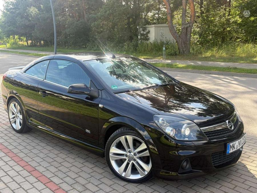 Black Opel Astra 2008 in Birstonas, with an engine capacity of 1.90 L and mileage of 219 thousand km for 3150 €, photo 11 on AUTOMOTO.COM.LV