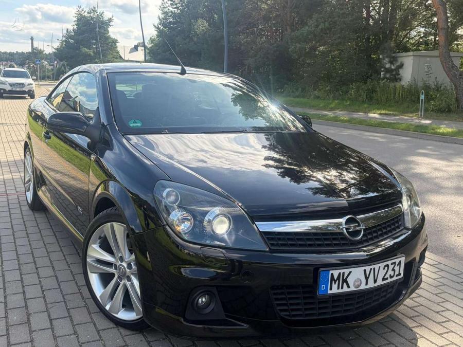 Black Opel Astra 2008 in Birstonas, with an engine capacity of 1.90 L and mileage of 219 thousand km for 3150 €, photo 13 on AUTOMOTO.COM.LV