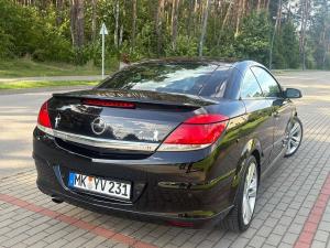 Black Opel Astra 2008 in Birstonas, with an engine capacity of 1.90 L and mileage of 219 thousand km for 3150 €, photo 17 on AUTOMOTO.COM.LV