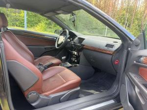 Black Opel Astra 2008 in Birstonas, with an engine capacity of 1.90 L and mileage of 219 thousand km for 3150 €, photo 20 on AUTOMOTO.COM.LV