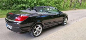Black Opel Astra 2009 in Vilnius, with an engine capacity of 1.80 L and mileage of 198 thousand km for 2500 €, photo 3 on AUTOMOTO.COM.LV