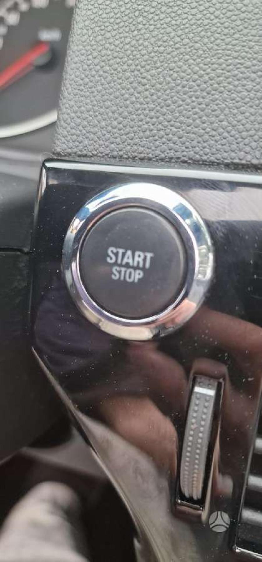 Black Opel Astra 2009 in Vilnius, with an engine capacity of 1.80 L and mileage of 198 thousand km for 2500 €, photo 14 on AUTOMOTO.COM.LV