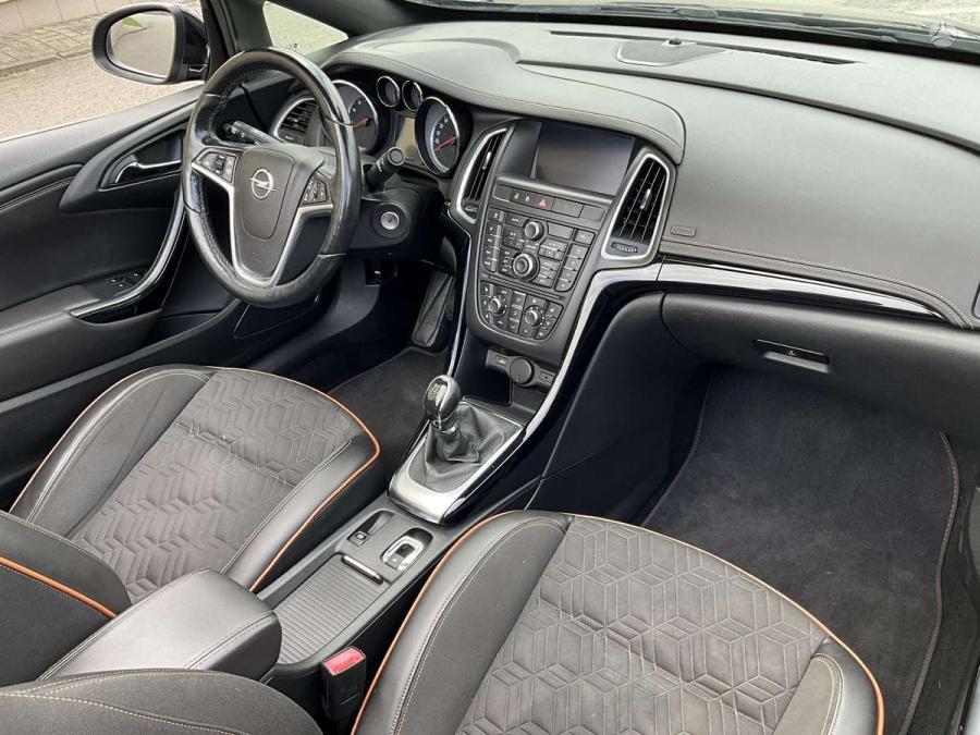 Melns Opel Astra 2015 Šauļi, ar dzinēja tilpumu 1.40 L un nobraukumu 137 tūkst. km par 7999 €, foto 13 vietnē AUTOMOTO.COM.LV