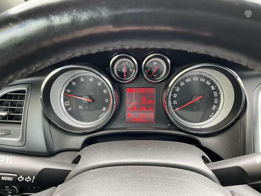 Melns Opel Astra 2015 Šauļi, ar dzinēja tilpumu 1.40 L un nobraukumu 137 tūkst. km par 7999 €, foto 18 vietnē AUTOMOTO.COM.LV
