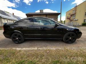 Black Opel Astra 2001 in Daugavpils, with an engine capacity of 2.20 L and mileage of 300 thousand km for 2200 €, photo 5 on AUTOMOTO.COM.LV
