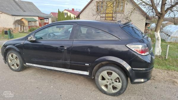 Melns Opel Astra 2005 Jonava, ar dzinēja tilpumu 1.70 L un nobraukumu 339 tūkst. km par 1000 €, foto 1 vietnē AUTOMOTO.COM.LV