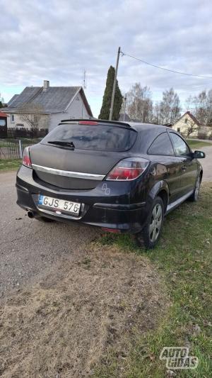 Melns Opel Astra 2005 Jonava, ar dzinēja tilpumu 1.70 L un nobraukumu 339 tūkst. km par 1000 €, foto 3 vietnē AUTOMOTO.COM.LV