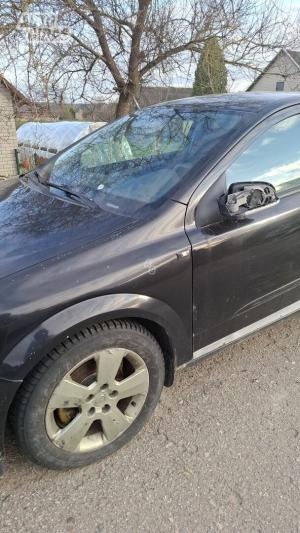 Melns Opel Astra 2005 Jonava, ar dzinēja tilpumu 1.70 L un nobraukumu 339 tūkst. km par 1000 €, foto 10 vietnē AUTOMOTO.COM.LV
