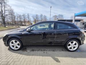 Black Opel Astra 2005 in Vilnius, with an engine capacity of 1.90 L and mileage of 287 thousand km for 1100 €, photo 6 on AUTOMOTO.COM.LV
