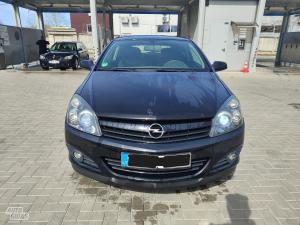 Black Opel Astra 2005 in Vilnius, with an engine capacity of 1.90 L and mileage of 287 thousand km for 1100 €, photo 7 on AUTOMOTO.COM.LV