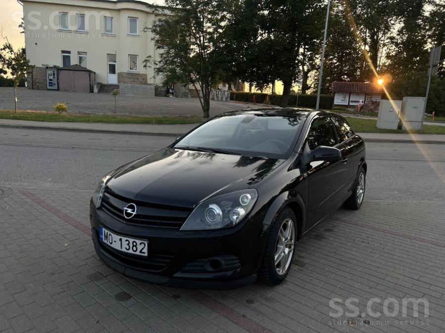Melns Opel Astra 2005 Bauska, ar dzinēja tilpumu 1.70 L un nobraukumu 331 tūkst. km par 1000 €, foto 1 vietnē AUTOMOTO.COM.LV