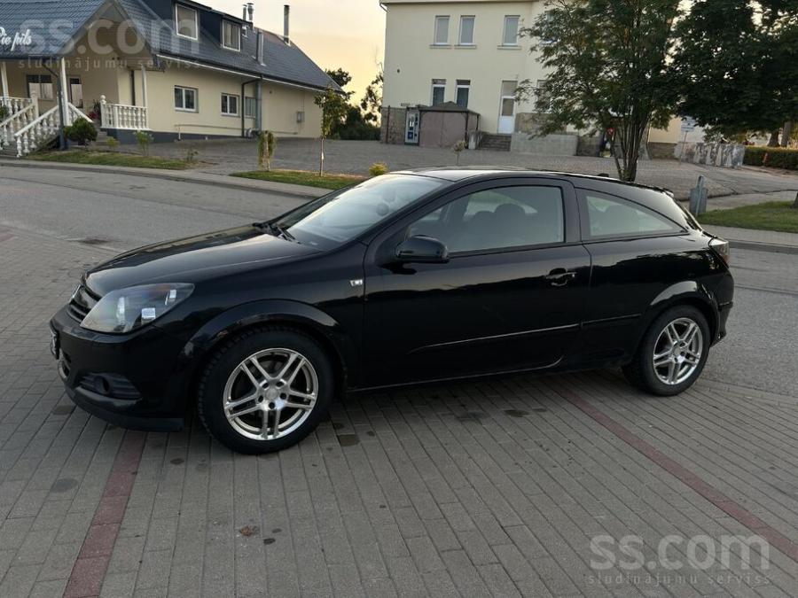 Melns Opel Astra 2005 Bauska, ar dzinēja tilpumu 1.70 L un nobraukumu 331 tūkst. km par 1000 €, foto 3 vietnē AUTOMOTO.COM.LV