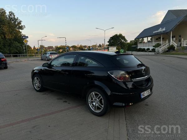 Melns Opel Astra 2005 Bauska, ar dzinēja tilpumu 1.70 L un nobraukumu 331 tūkst. km par 1000 €, foto 3 vietnē AUTOMOTO.COM.LV